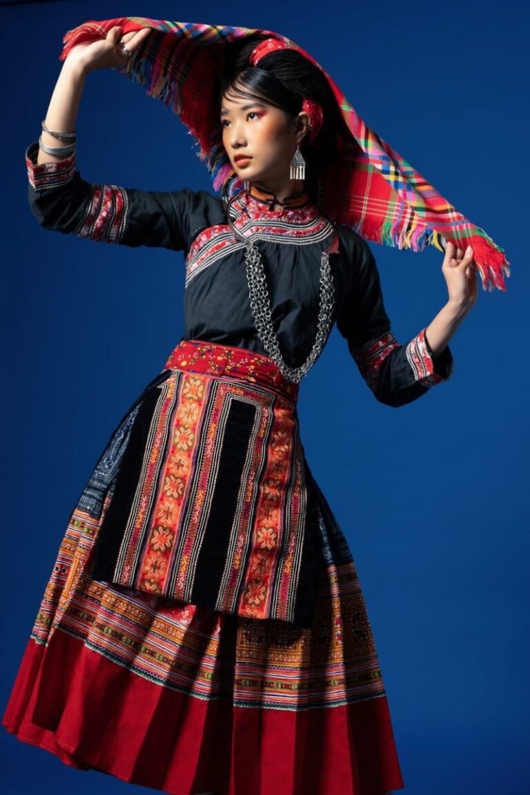 History & traditional costumes in Vietnamese clothing culture